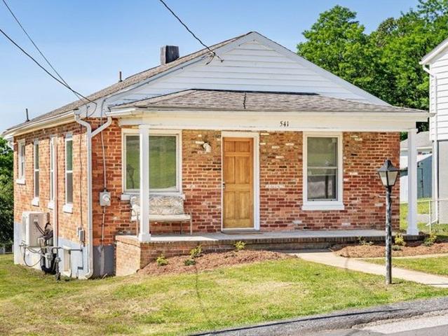 541 Hull St, Staunton, VA 24401