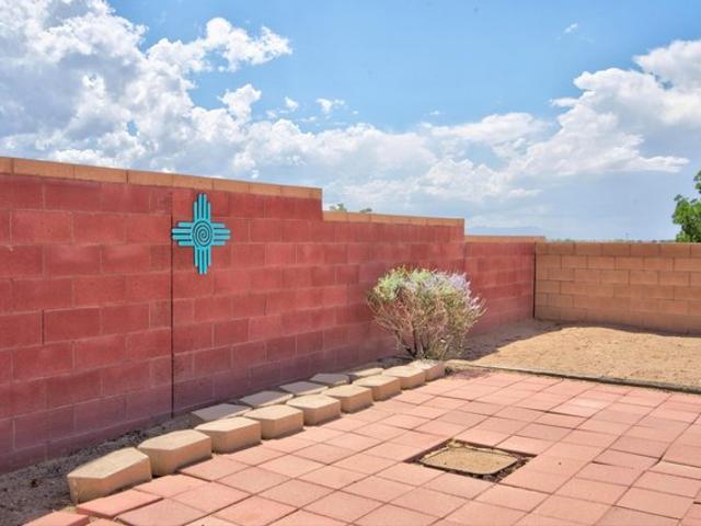 541 Loma Linda Loop NE, Rio Rancho, NM 87124