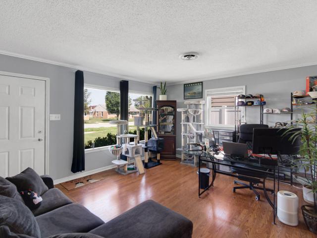 541 N Lindberg Street