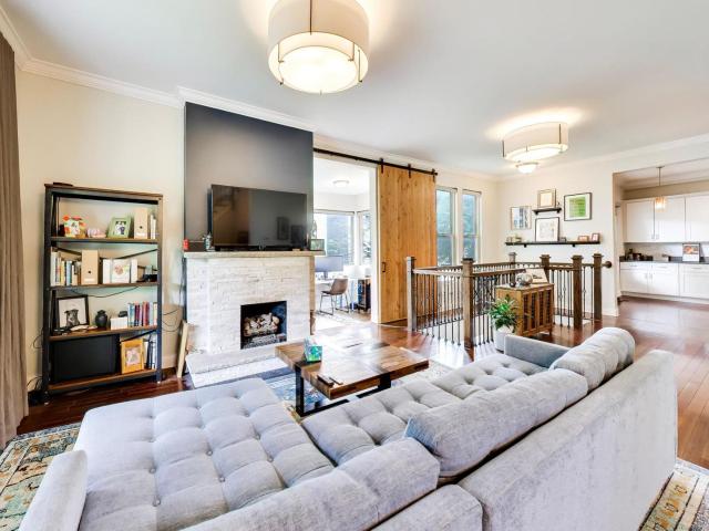 541 N Lombard Avenue
