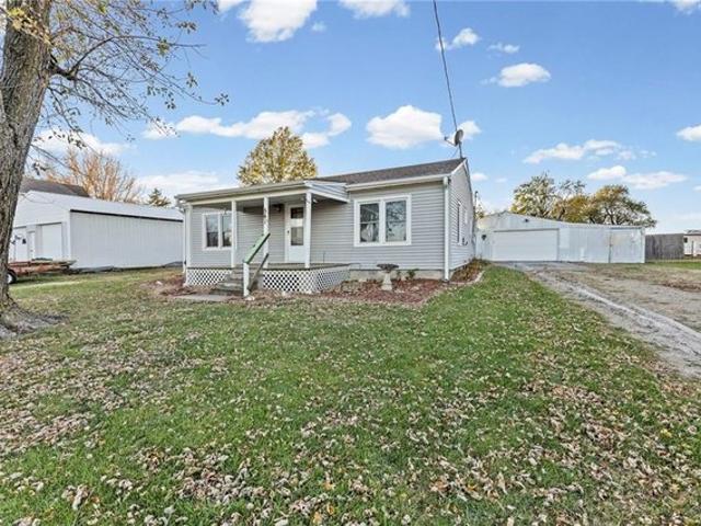 541 N Oak St, Garnett, KS 66032