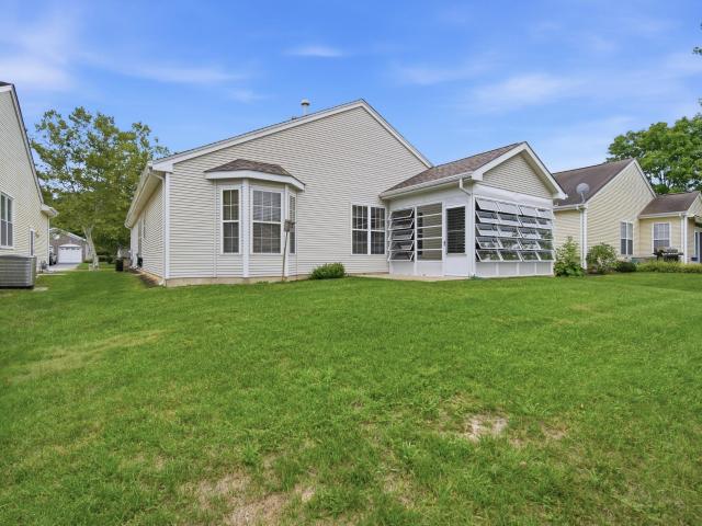 541 Newbury Ct