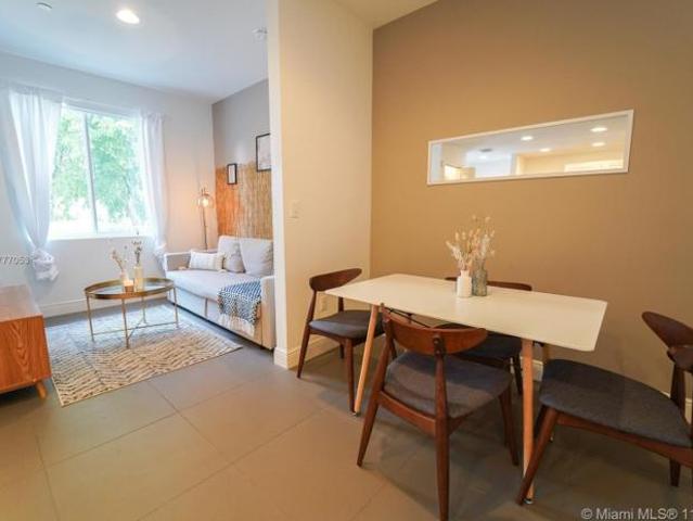541 NW 33rd St #4 Miami, FL 33127