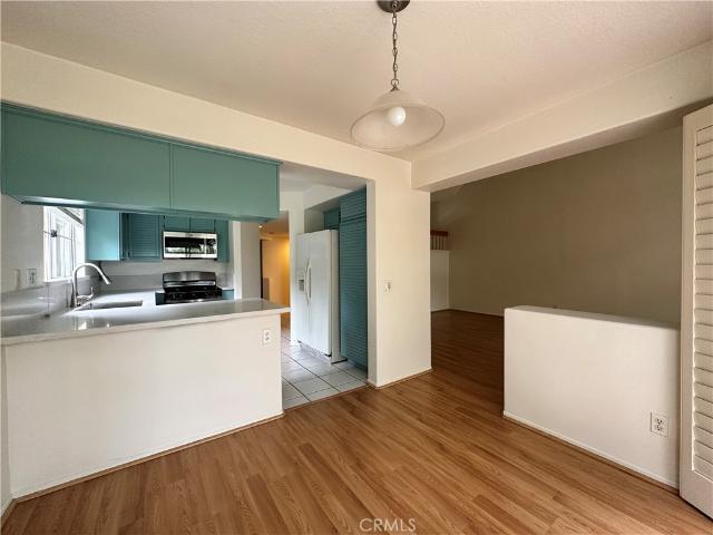 541 S Glenhurst