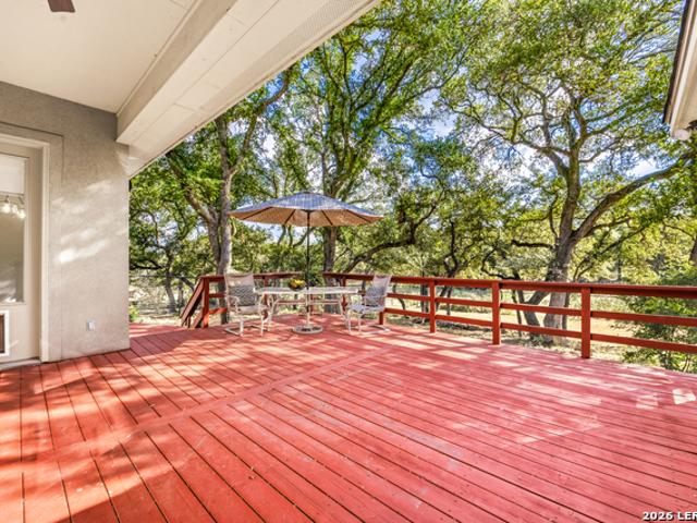 541 Saxet Trail