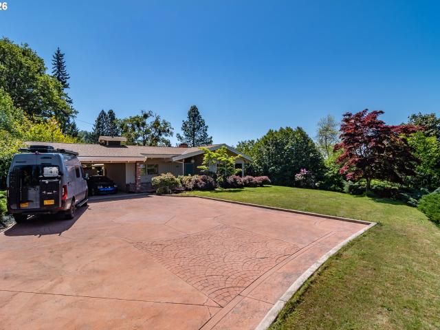 541 se terrace dr