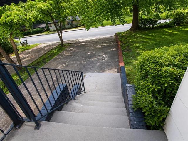 541 W Lake Avenue NW