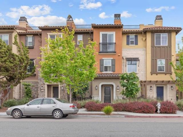 541 Walker Dr, Mountain View, CA 94043