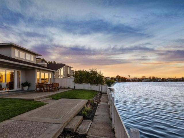 541 Trinidad Ln, Foster City, CA 94404