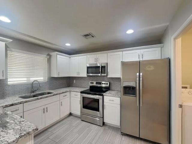 5424 s el camino drive
