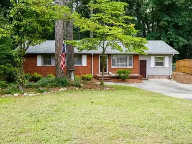 5425 DOCIA CIR, FAYETTEVILLE, NC 28314 Single Family Residence.
