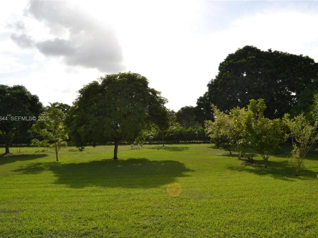 5425 SW 190th Ave, Southwest Ranches, FL 33332 | MLS #A11922 | Compass