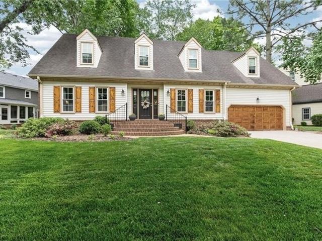 5425 Todd St, Virginia Beach, VA 23464
