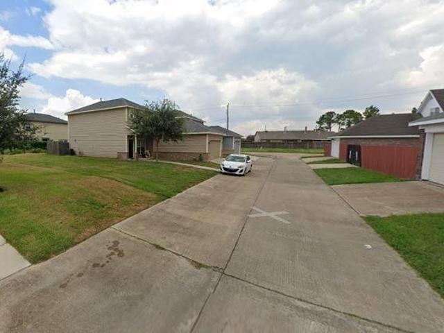 5426 Quail Cove Ln, Houston, TX 77053 | Compass