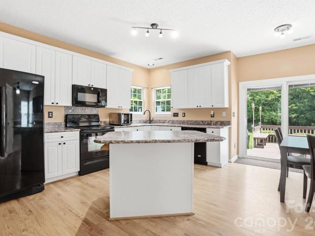 5427 Beaver Creek Court