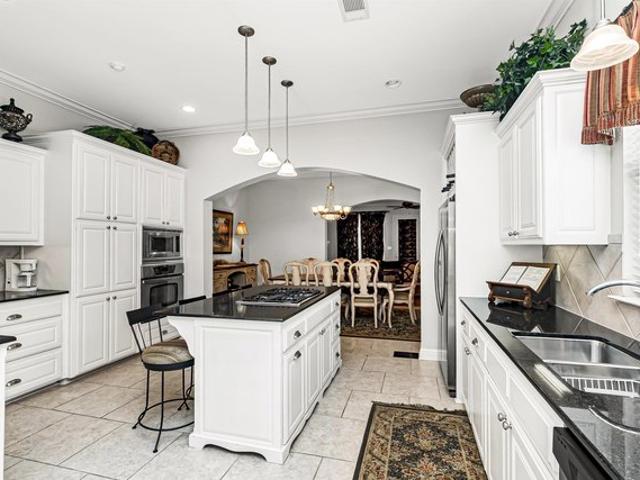 5427 Courtyard Dr, Gonzales, LA 70737