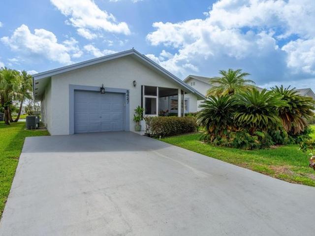 5427 Crystal Anne Dr, West Palm Beach, FL 33417