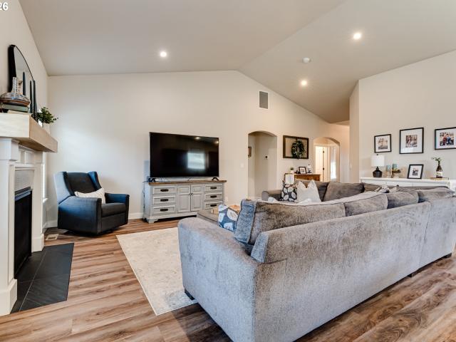 5427 king arthur ct