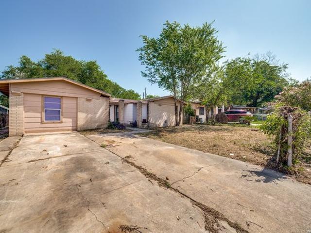 5427 Santa Cruz St, San Antonio, TX 78228