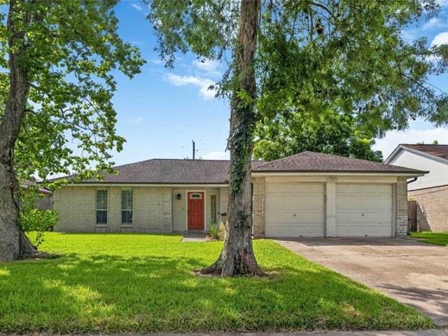 5427 Timpani Dr, Friendswood, TX 77546