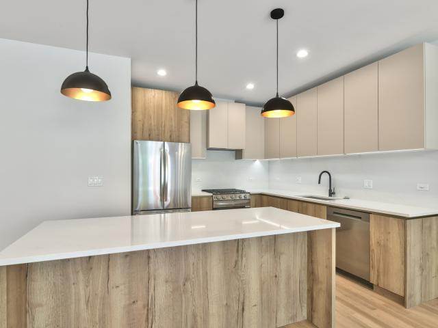 5428 N Winthrop Ave, Unit 102, Chicago, IL 60640 | Compass