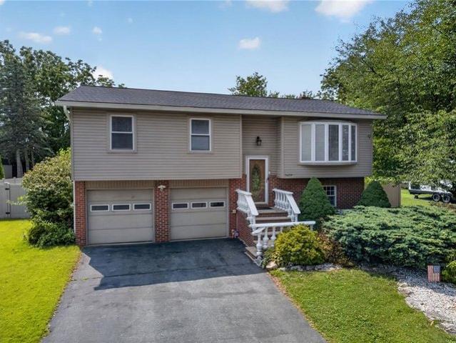 5429 Monocacy Dr, East Allen Township, PA 18017