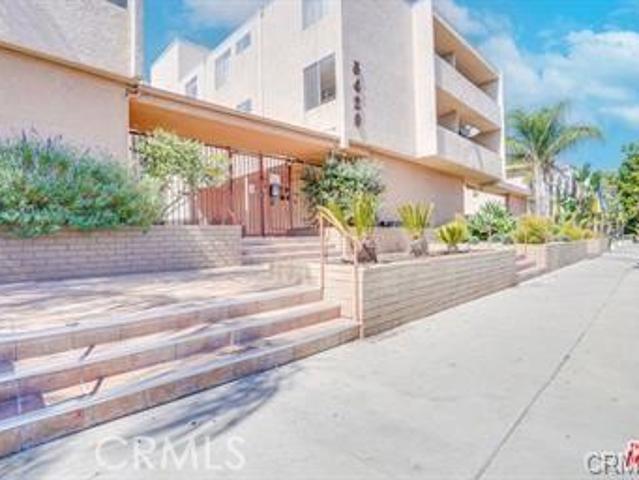 5429 Newcastle Ave, Unit 210, Encino, CA 91316 | MLS #SR26084 | Compass