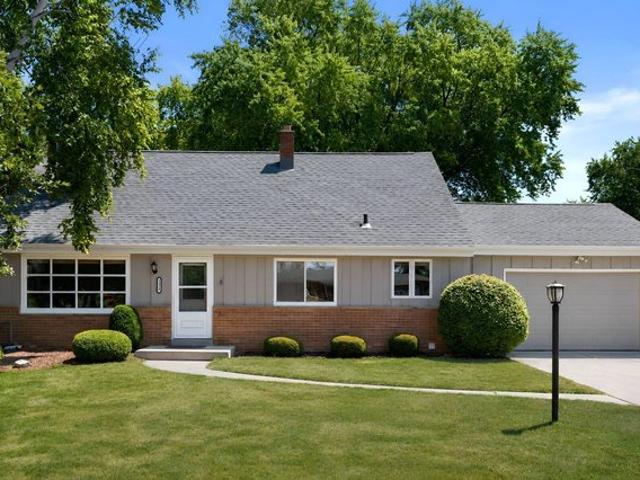 5429 Erie St, Caledonia, WI 53402