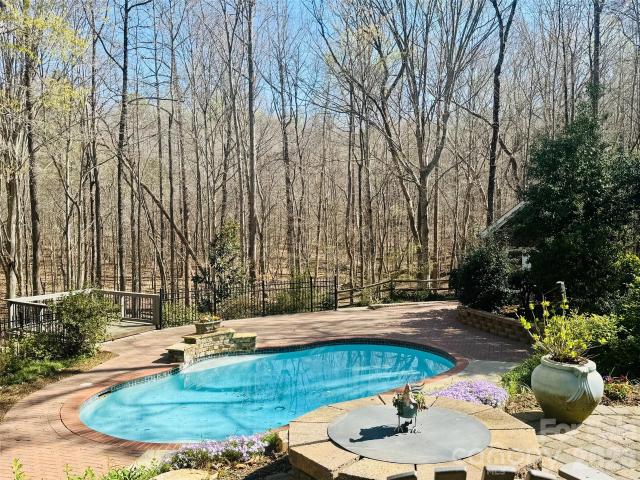 5420 Ashbury Lane