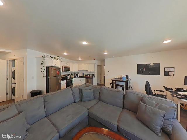 5420 Ridge Avenue # 208
