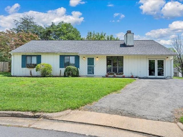 5421 Apple Blossom Ln, Roanoke, VA 24018