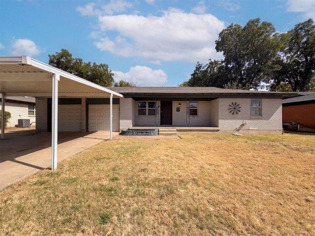 5421 Bonnie Wayne St, Haltom City, TX 76117