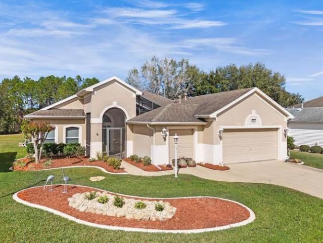 5421 Sir Churchill Dr, Leesburg, FL 34748