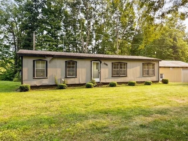 54223 Garrett Rd, Dowagiac, MI 49047