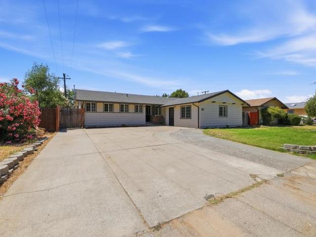 5422 Fort Sutter Way, Sacramento, CA 95841