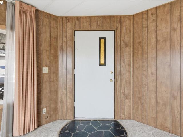 5422 portland rd ne # 104