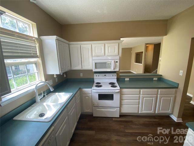5422 Waverly Lynn Lane
