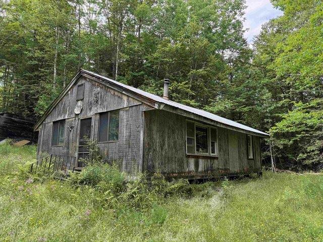 5423 Old County Rd S, Waterford, VT 05819