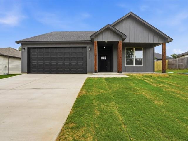 5423 Firewood Trl, Granbury, TX 76048