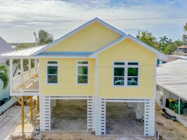 542 Coconut Ave, Goodland, FL 34140