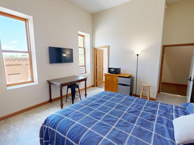 542 Benson Avenue SW # 208ensuite
