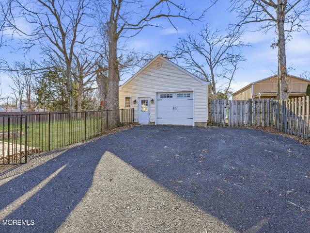 542 Burke Road
