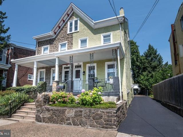 542 Dupont St, Philadelphia, PA 19128