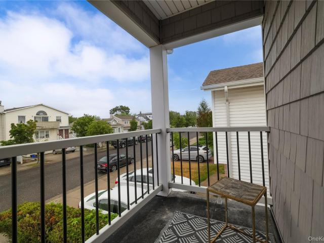 542 E Pine Street Upper