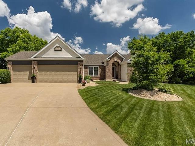 542 Kings Manor Dr, O'Fallon, MO 63368