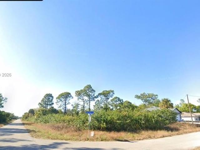 542 Oakfield Ave, Lehigh Acres, FL 33974