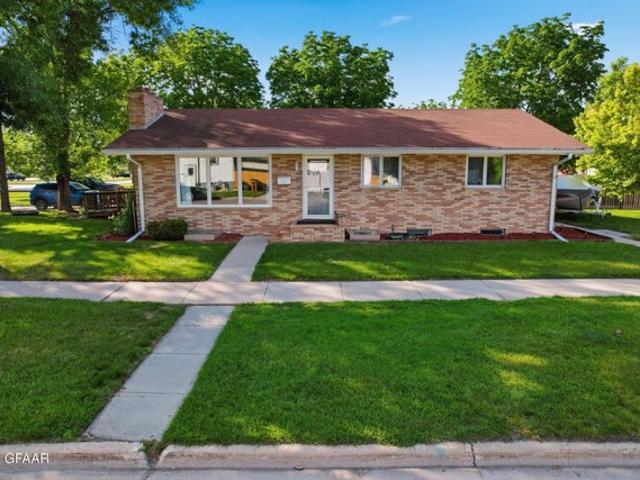 542 Mero Ct SE, East Grand Forks, MN 56721