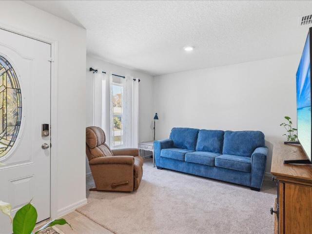 542 Mimosa St SW, Palm Bay, FL 32908 | MLS #B26000