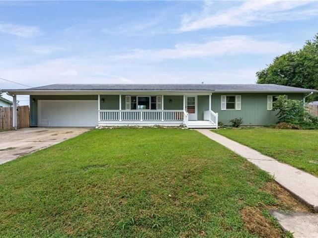 542 S Hayes St, Garnett, KS 66032