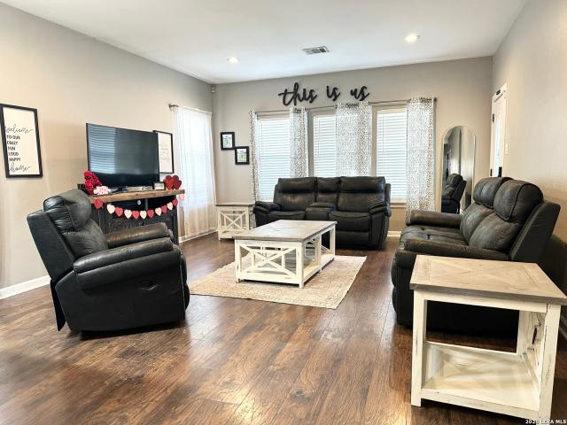 542 Sanches, Pleasanton, TX 78064 | MLS #1940 | Compass